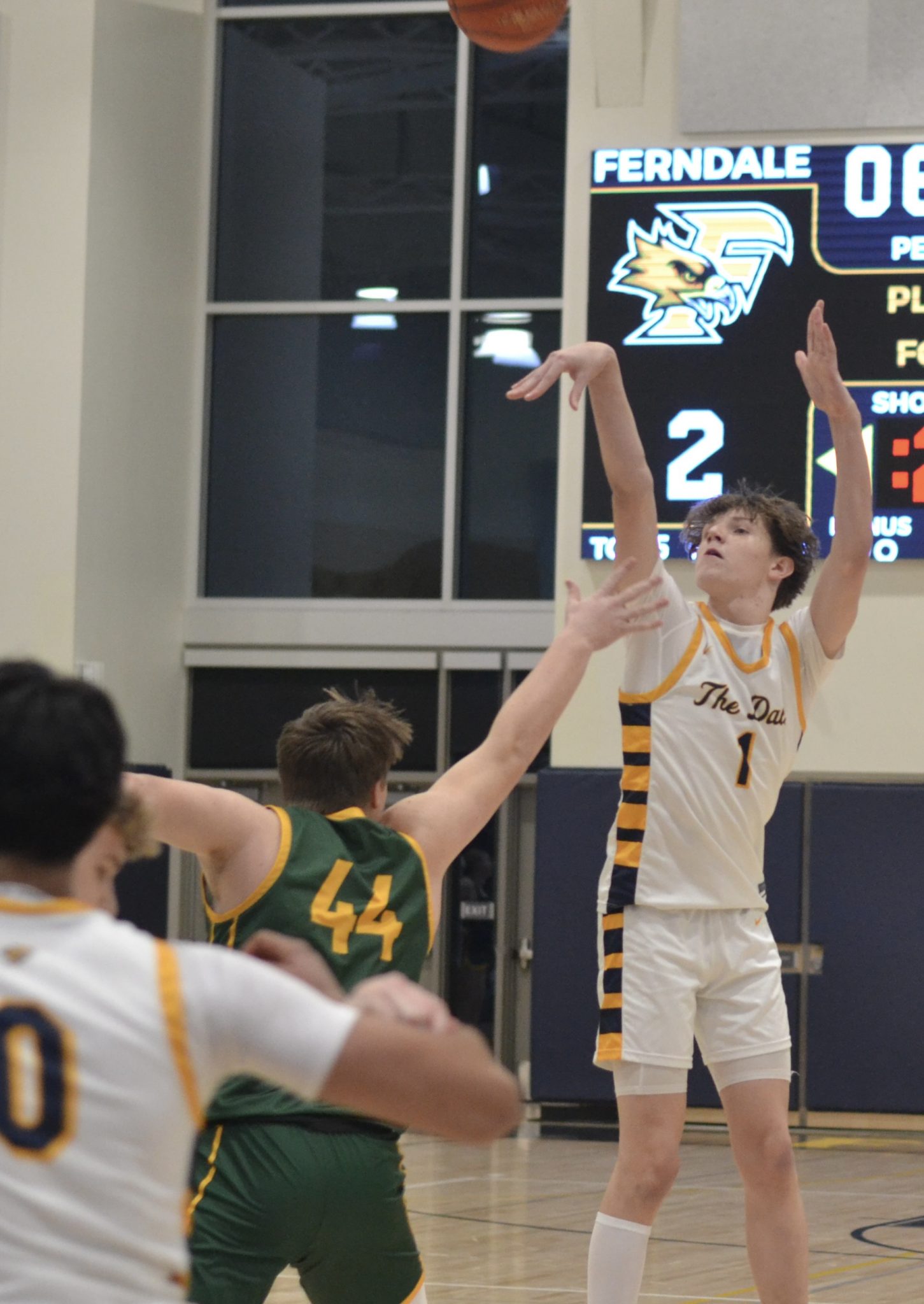 Ferndale Boys Edge Sehome In Final Minute – Whatcom Hoops